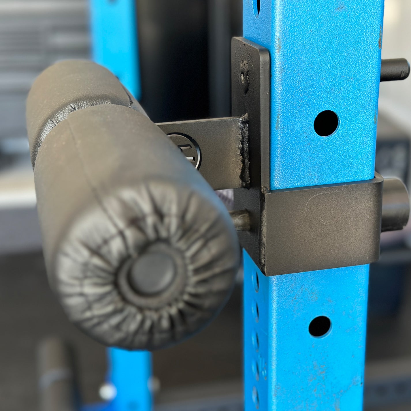 Lat Pulldown Knee Pad Attachment for Power Racks – Caracara Metal